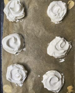 Meringue Recipe - the best tips & tricks for success every time - Izy ...