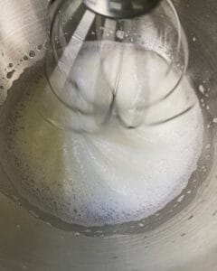 Meringue Recipe - the best tips & tricks for success every time - Izy ...